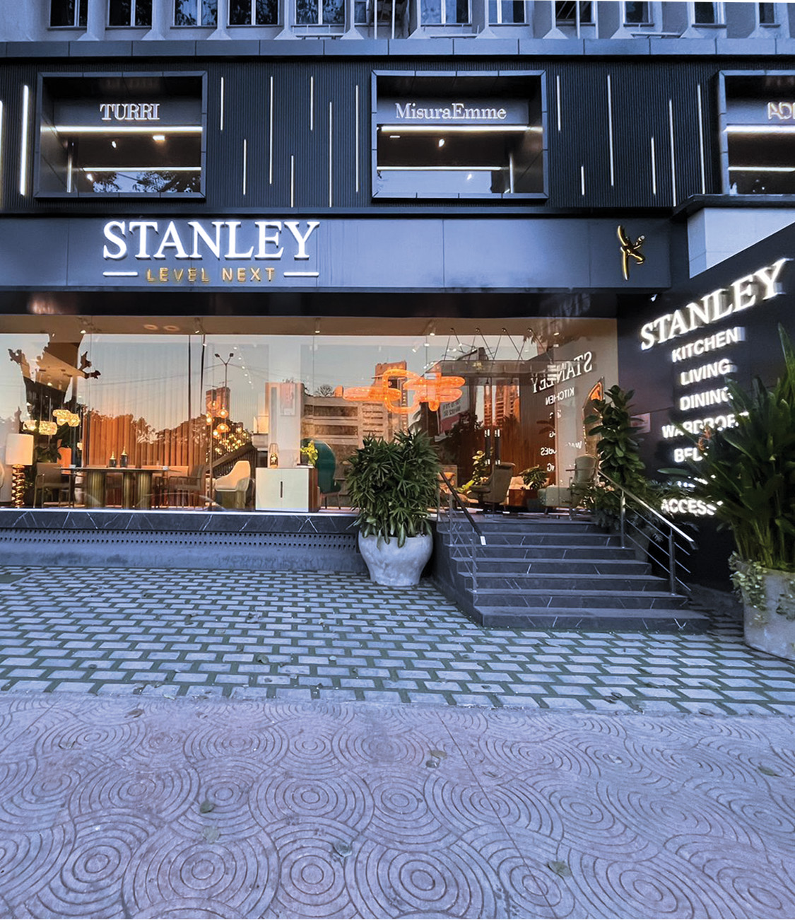 Our Retail Experience Centers: A Seamless Shopping Journey