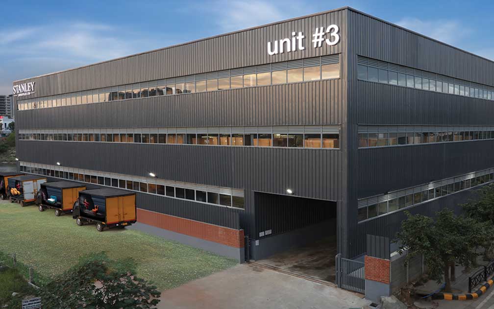 Our Retail Experience Centers: A Seamless Shopping Journey